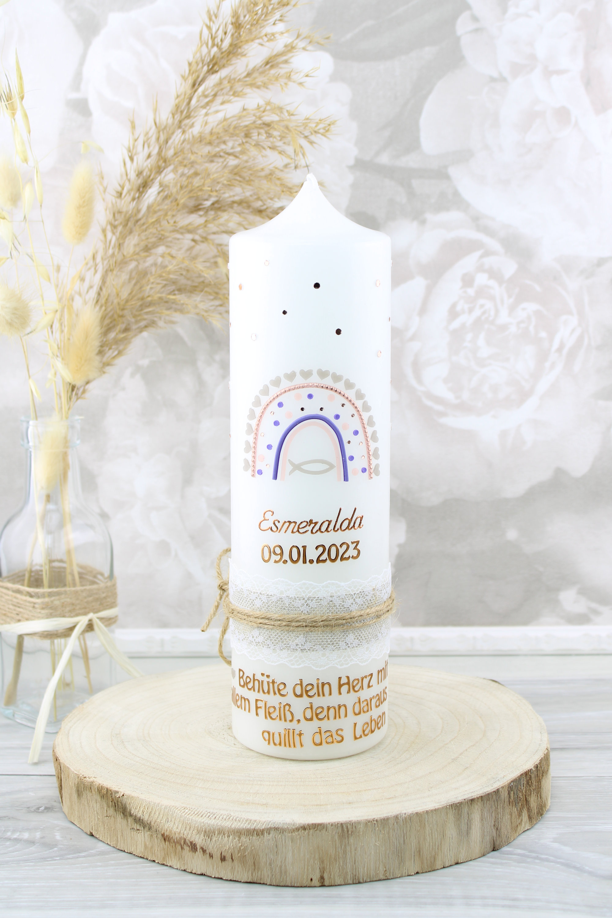 Taufkerze ESMERALDA mit Regenbogen und Soruch | christ-kerzen.de