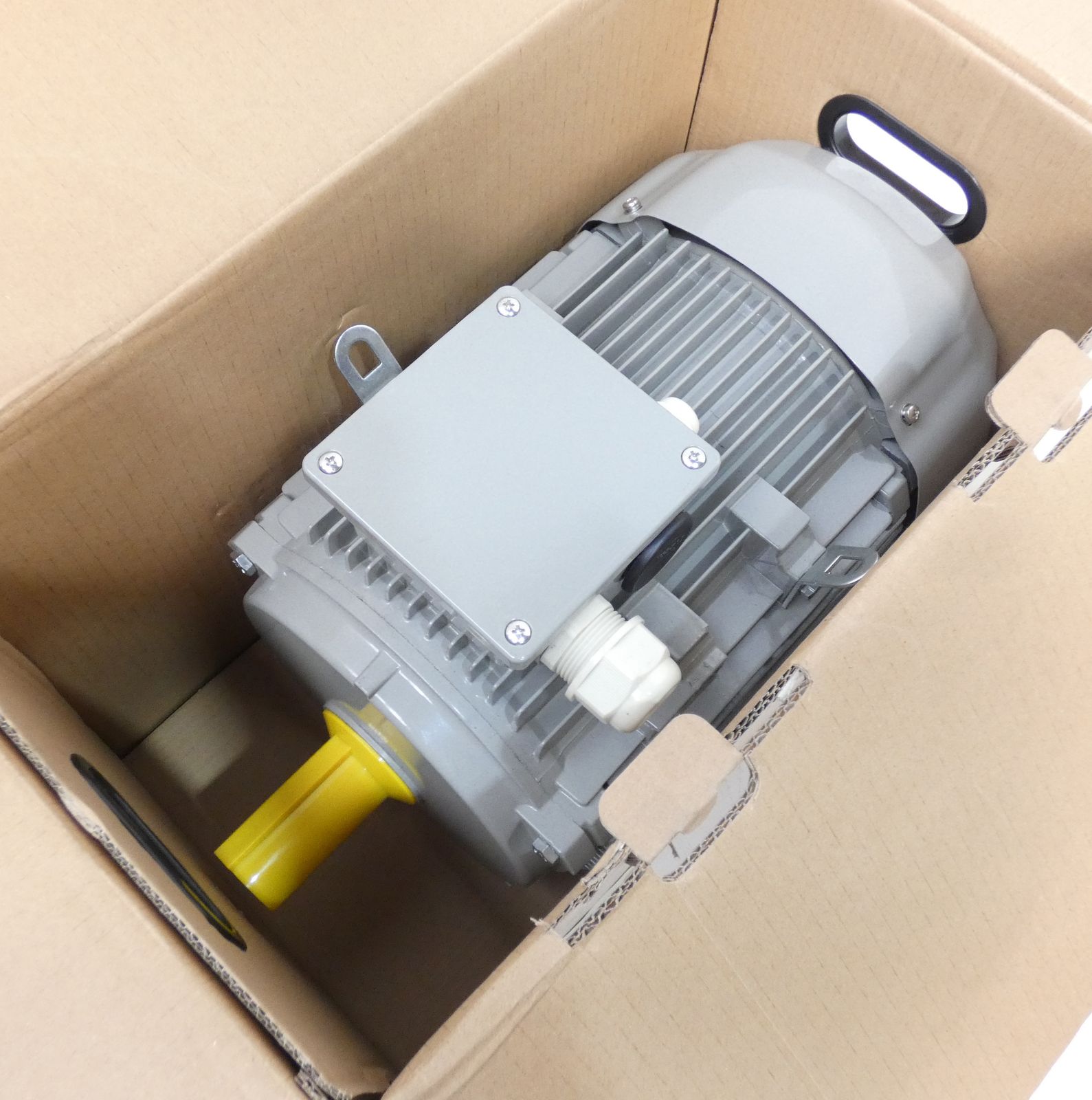 AC-Motoren ACA 132S-4/HE Elektromotor 5,5kW 400/690V 1455rpm -unused ...