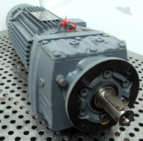 SEW Eurodrive Getriebemotor RF37 DY71ML/B/TH/AV1Y/SM203 -unused-