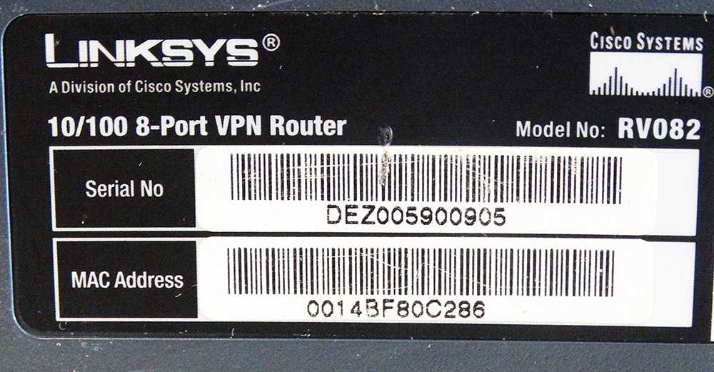LINKSYS Cisco System RV082 RV 082 10/100 8-Port VPN Router -used-