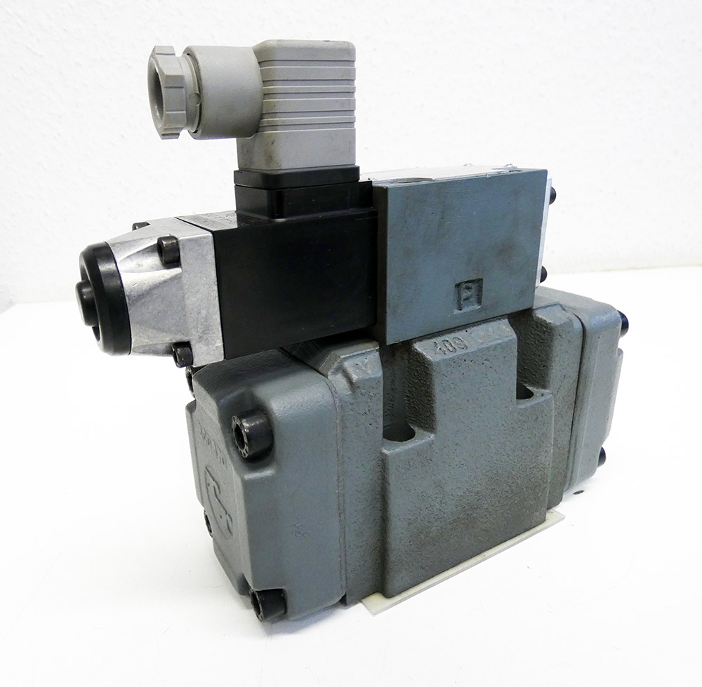 Mannesmann Rexroth 4WEH 10 EA42/6AG24NZ4 + 4WE 6 JA53/AG24NZ4 -unused ...