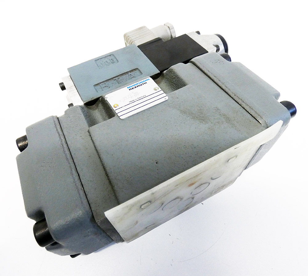 Mannesmann Rexroth 4WEH 10 EA42/6AG24NZ4 + 4WE 6 JA53/AG24NZ4 -unused-