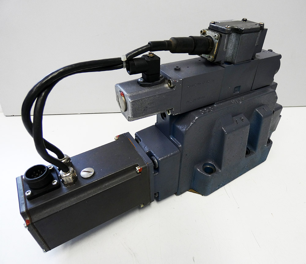 Rexroth 4WRTE 25 E500L-3TH/6BG24K31/MR + 4WRTE 10/16/25-32/M+4WRTE 25 ...