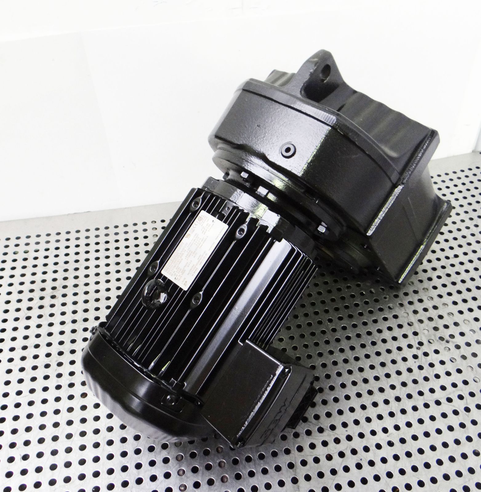 SEW EURODRIVE FA77/G DRE100L4/ASE1/TF 2,2kW S1 unused-