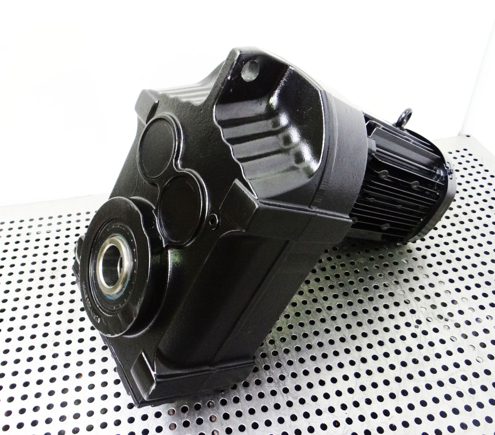 SEW EURODRIVE FA77/G DRE100L4/ASE1/TF 2,2kW S1 unused-