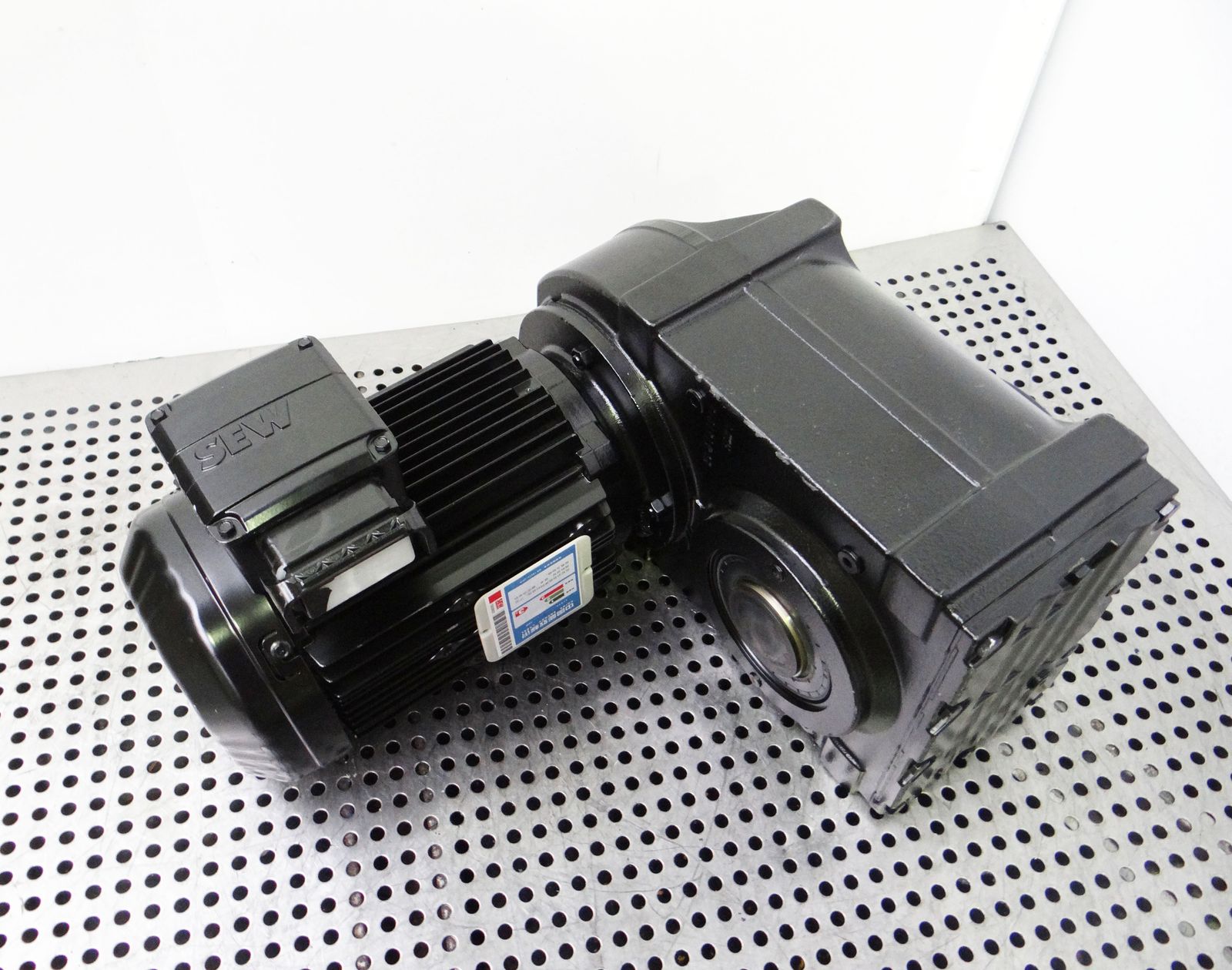 SEW EURODRIVE FA77/G DRE100L4/ASE1/TF 2,2kW S1 unused- | Maaslos ...