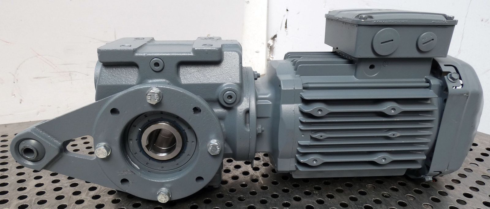 SEW SA 47/T DRE80 M4/TH SA47TDRE80M4TH Getriebemotor I=9,23 0,75 KW ...