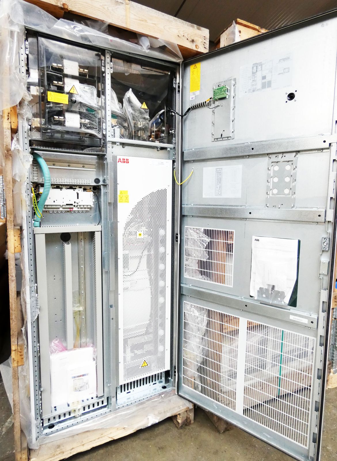 ABB Oy ACS800-07-0440-7+E205+E210+P901 396A 0-300 Hz Frequenzumrichter ...