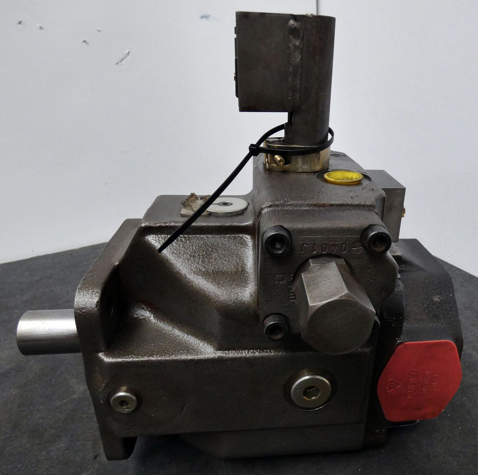 Rexroth A4 VS0 71HM2 / 10R-PPB13N00 Axialkolbenpumpe / Hydraulikpumpe ...