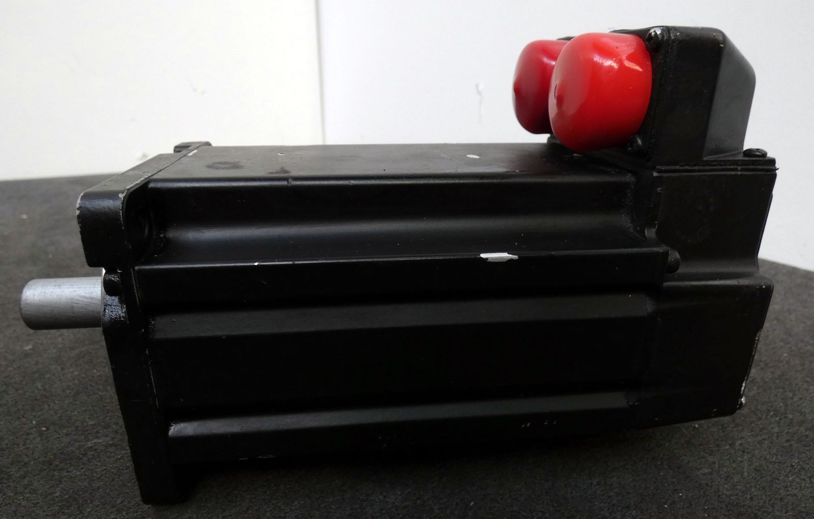 Allen Bradley MPL-B33P-SK22AA Servomotor -used- | Maaslos-Guenstig.de