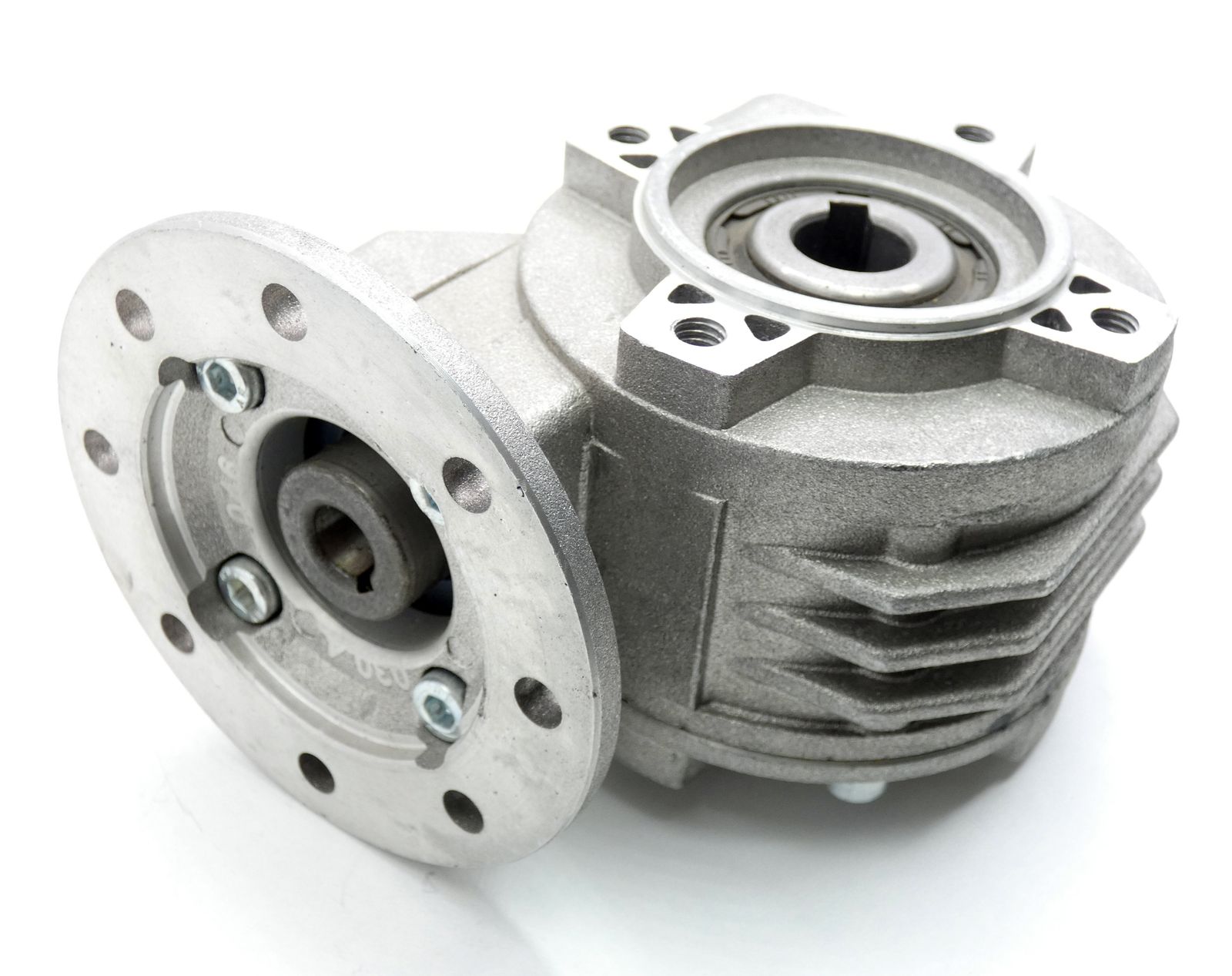 Lenze P030FB06C0OB3 Getriebe i=39 -unused- | Maaslos-Guenstig.de