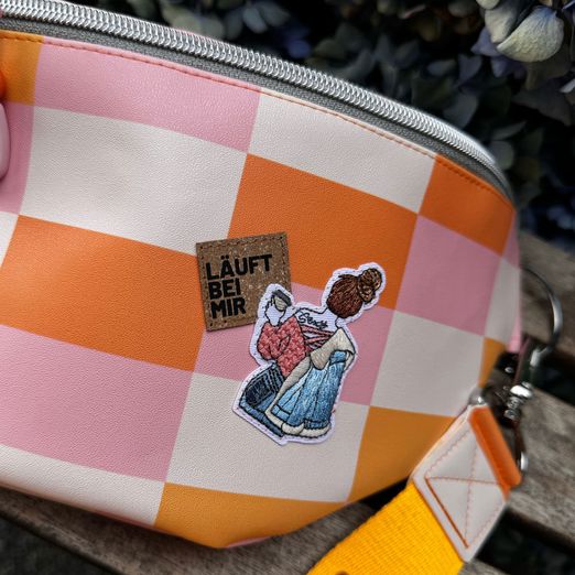 Patch Girl mit Kaffee | Snaply