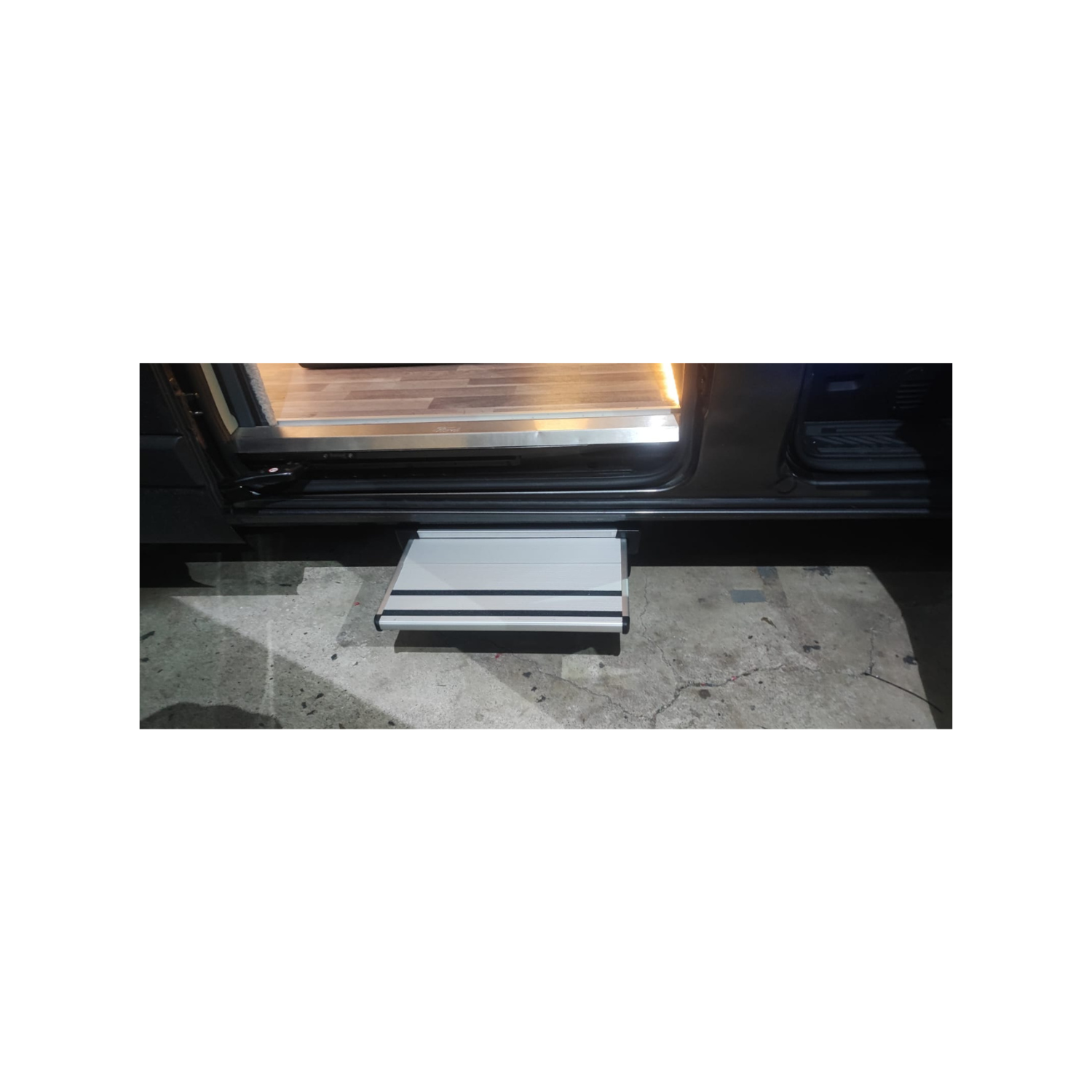 Thule Slide-Out Step G2 12V, Elektrische Trittstufe | Nuggetshop24