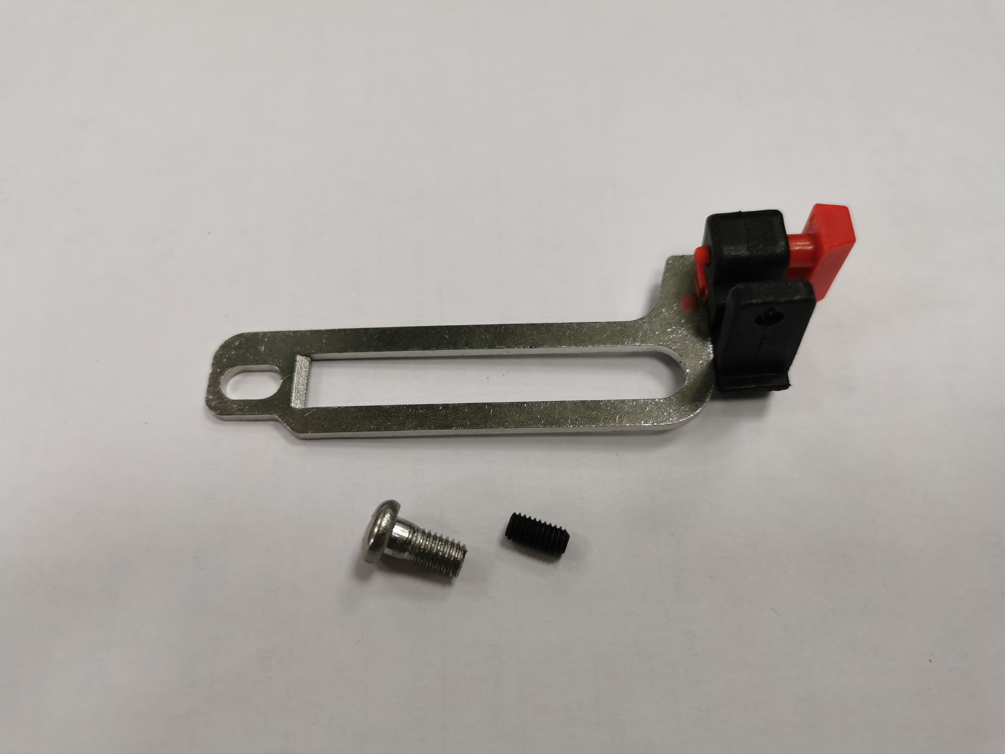 Gepäckträger Zubehör i-Rack Red Dot Knopf kurz | Sport- und Radwelt Scherer