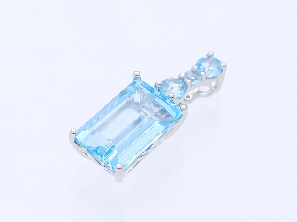 Top Preis Anhänger 4,80 Karat Sky Blue Topase 750 Weiss Gold 18 Karat ...