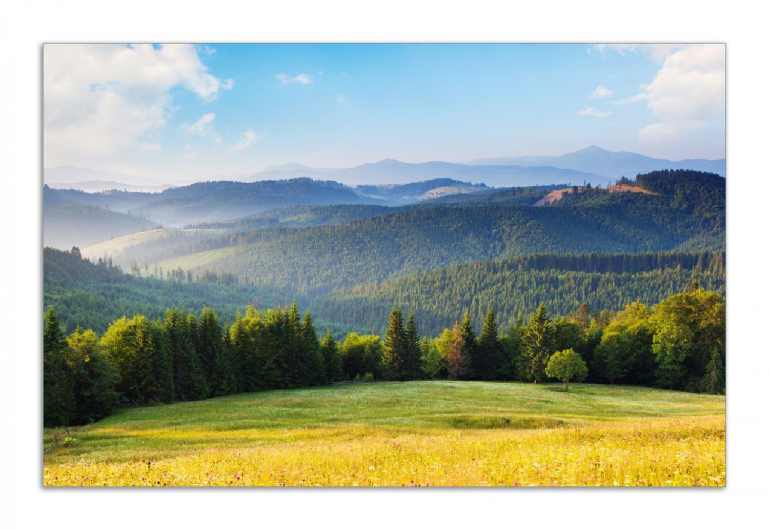 Herdabdeckplatte Berglandschaft im Gebirge unter blauem Himmel ...