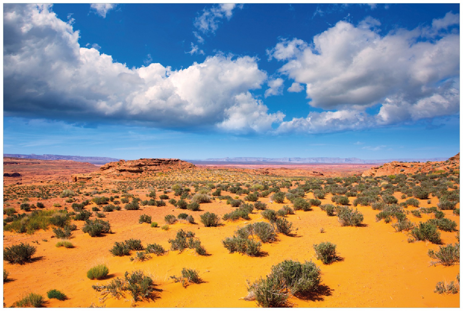 Selbstklebendes Poster Wüste in Arizona - blauer Himmel mit Wolken I ...