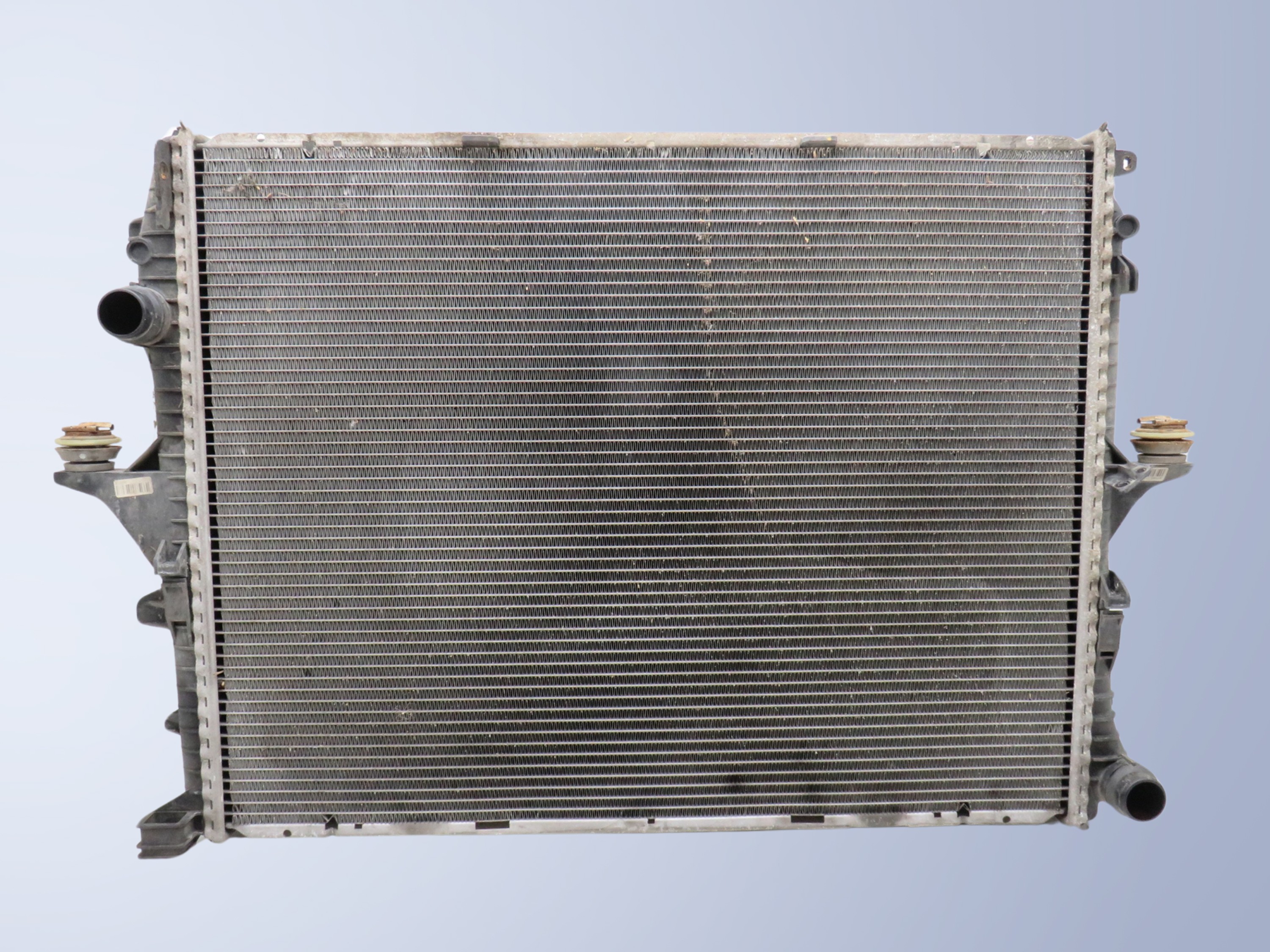 original Kühlmittelkühler Wasserkühler 7L0121253A VW Touareg 7L Audi Q7 ...