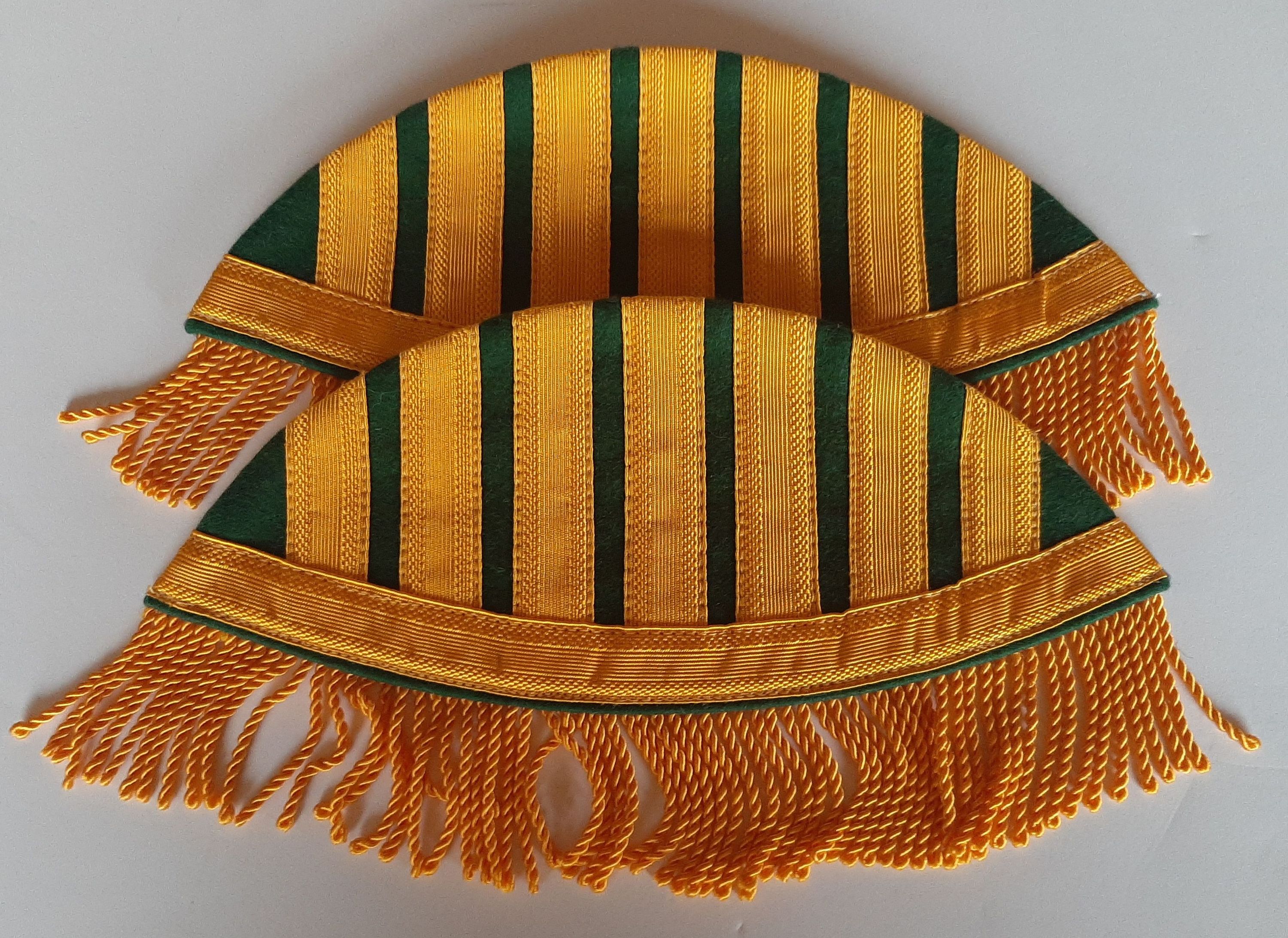 Schwalbennnester gelb/grün, Kordelfransen gelb, mit Umbug | Uniform ...