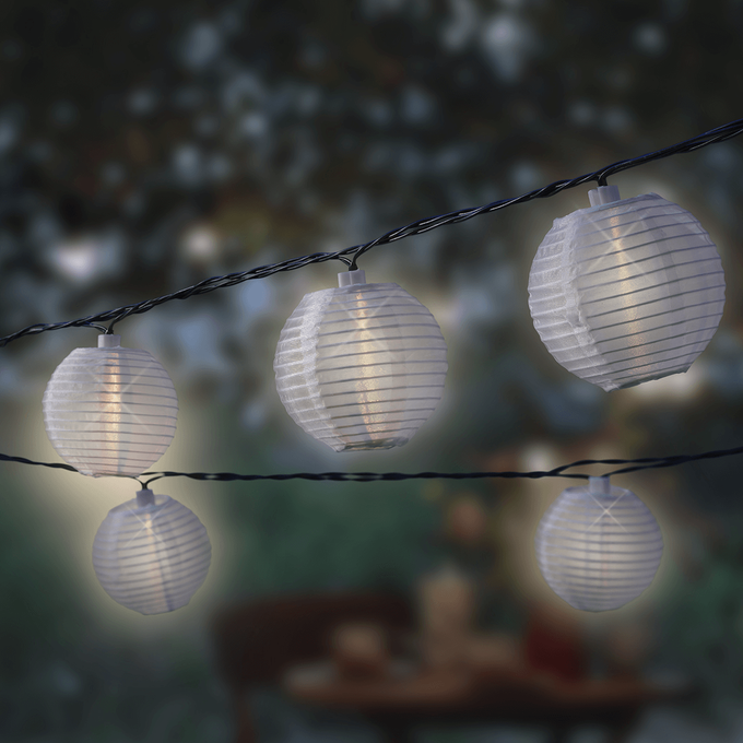 Weiße Solar LED Lampion Lichterkette 450 cm | DecoWoerner